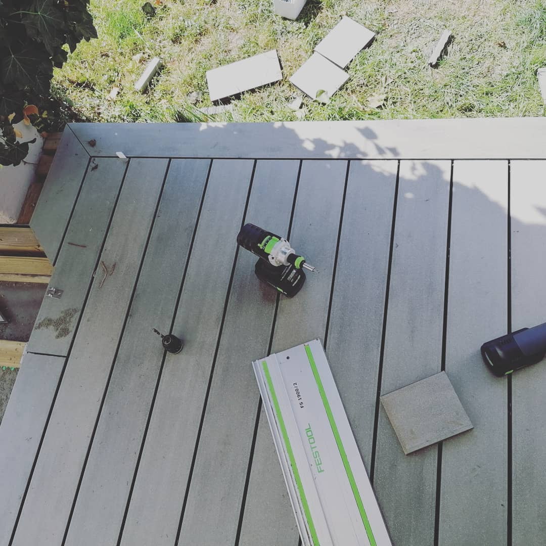 Terrasse en bois composite Silvadec gris taïga à Meaux (77) | Terrasse ...