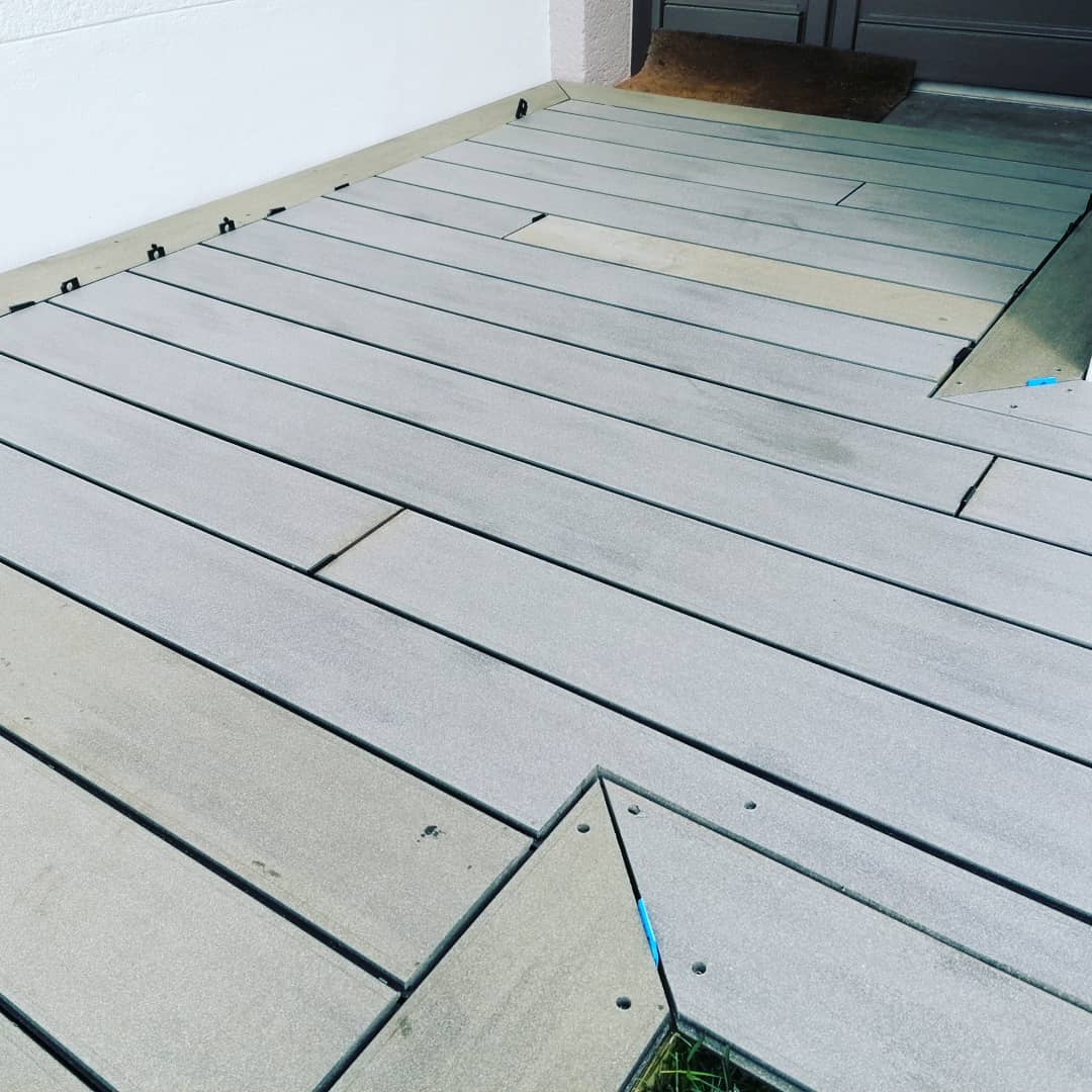 Terrasse en bois composite Silvadec gris taïga à Meaux (77) | Terrasse ...