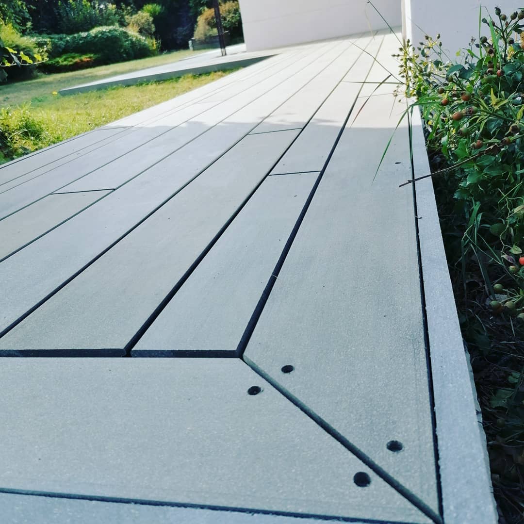Terrasse en bois composite Silvadec gris taïga à Meaux (77) | Terrasse ...