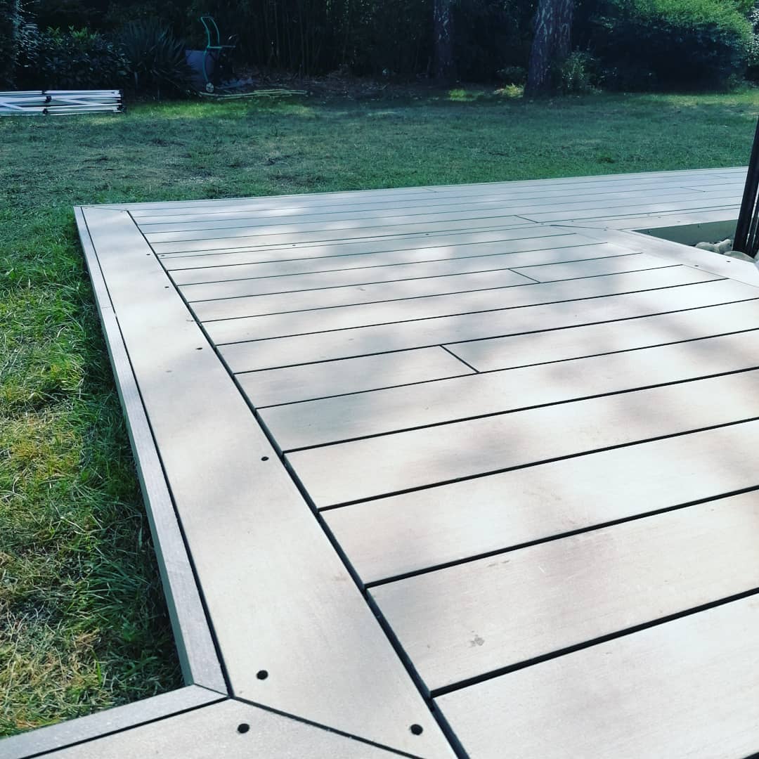 Terrasse en bois composite Silvadec gris taïga à Meaux (77) | Terrasse ...